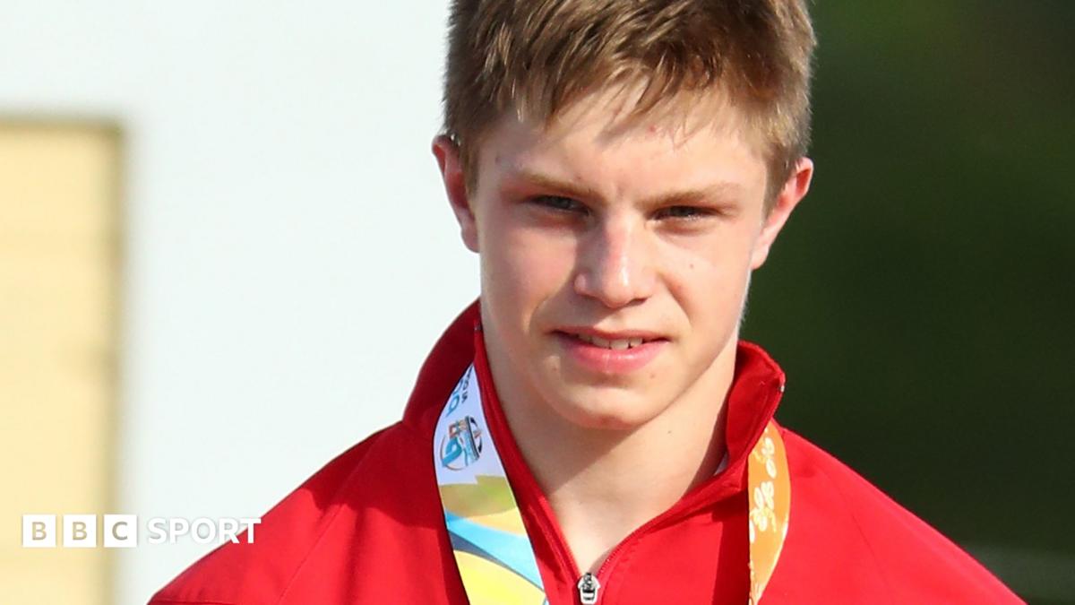 Lewis Fraser: Swimmer wins Wales' first gold at 2017 Commonwealth Youth ...