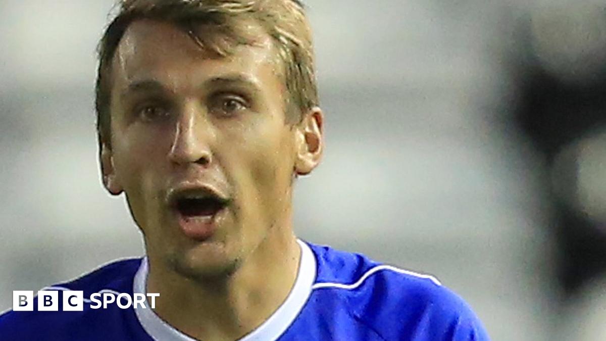 Robert Tesche: Birmingham City midfielder to join Vfl Bochum - BBC Sport