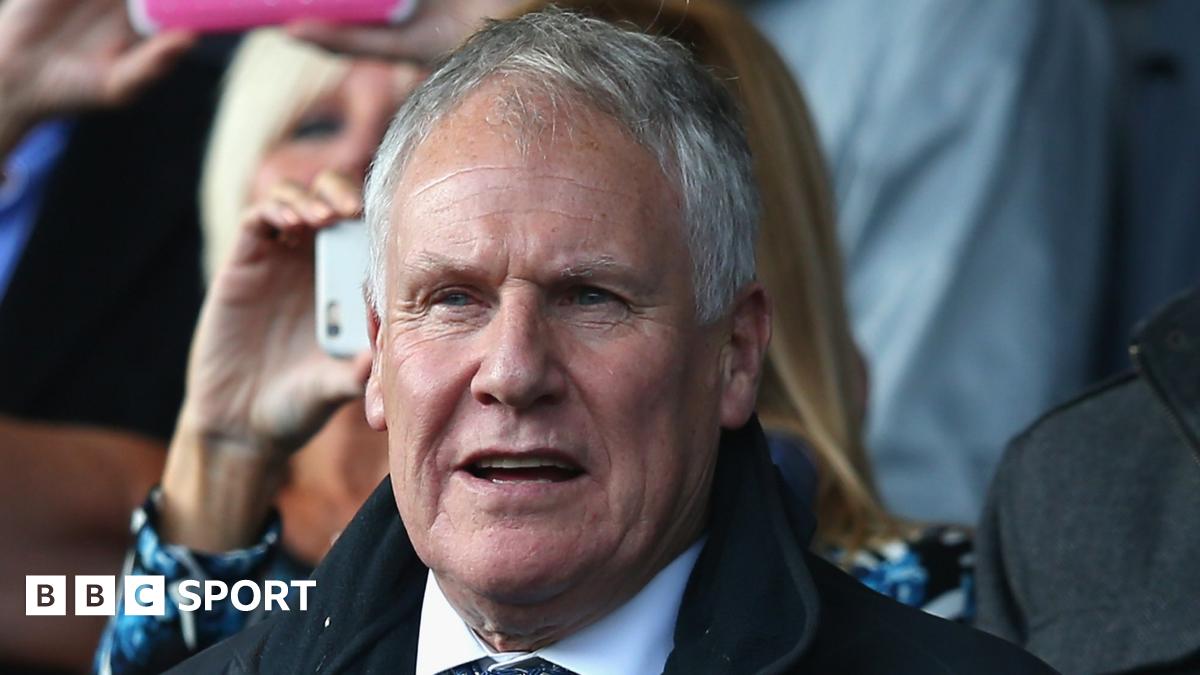 Former Everton manager Joe Royle leaves backroom role - BBC Sport