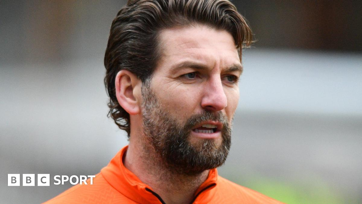 Charlie Mulgrew leaves Dundee United after two years at Tannadice - BBC ...