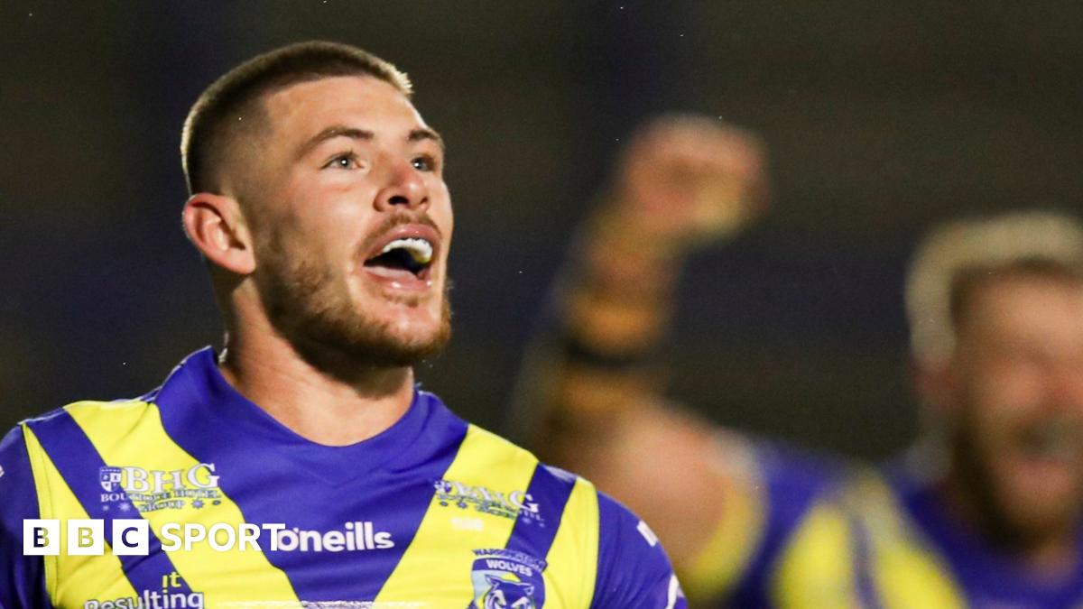 Danny Walker: Warrington Wolves hooker signs new deal until 2024 - BBC ...