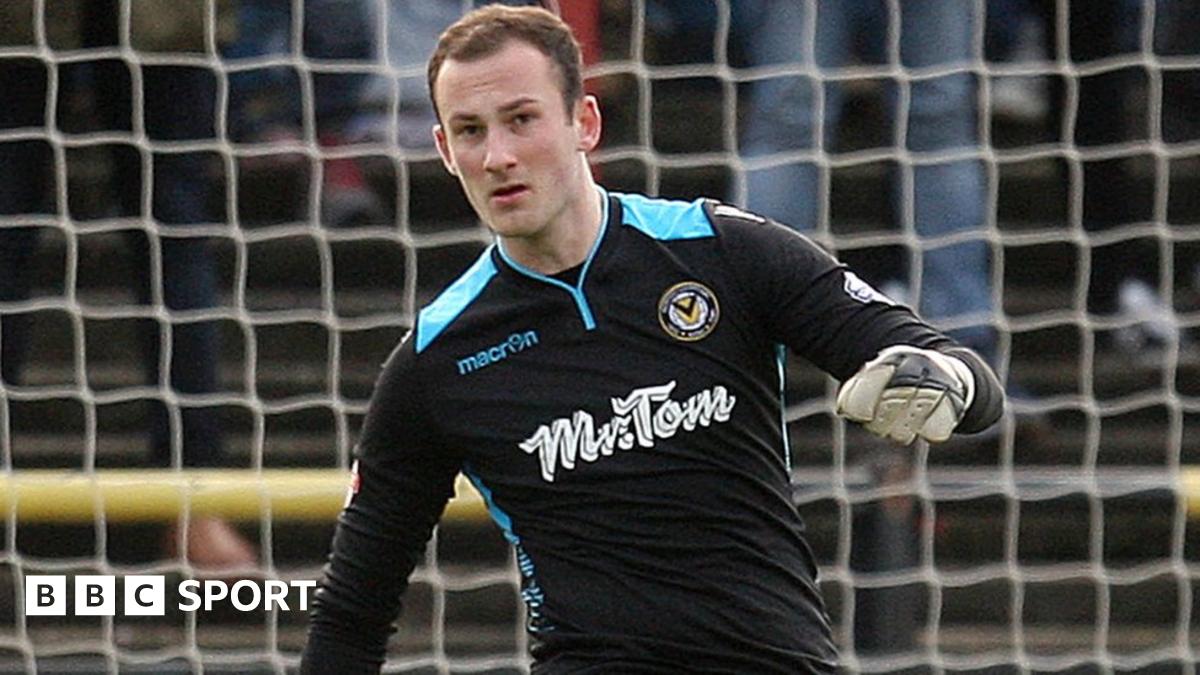 Newport extend Mitchell Beeney loan and sign Tom Meechan - BBC Sport