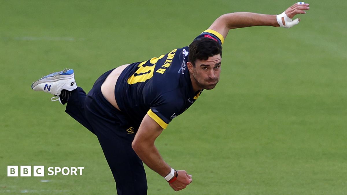 Glamorgan Cricket: All-rounder Ruaidhri Smith gets new contract - BBC Sport