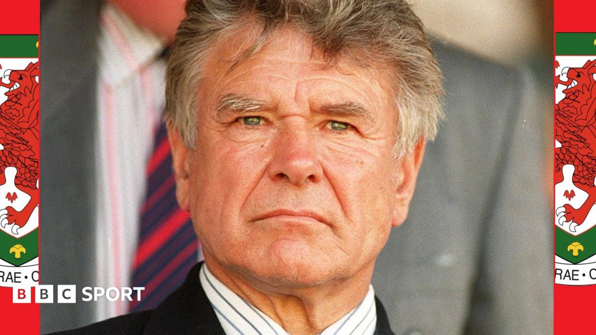 Brian Fear: Former Football Association of Wales president dies - BBC Sport
