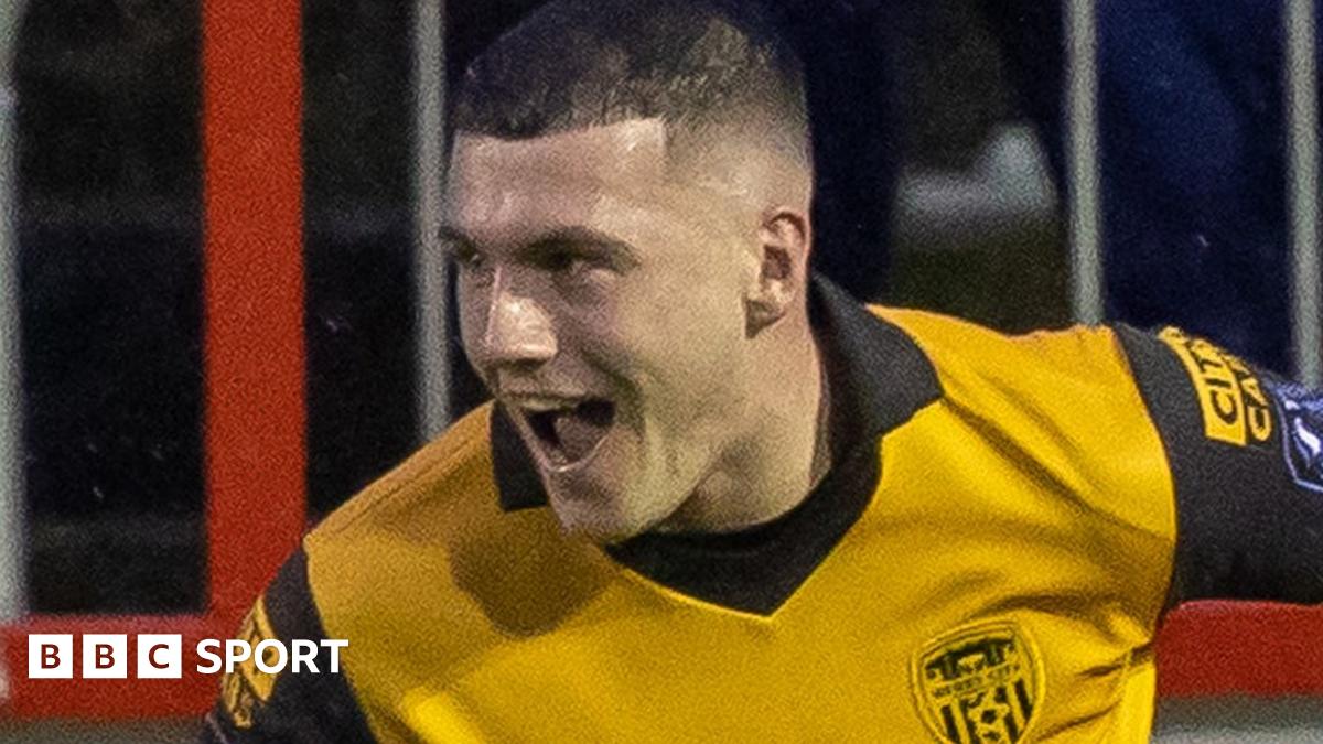 Premier Division: Derry go top after edging Shelbourne in Dublin - BBC ...