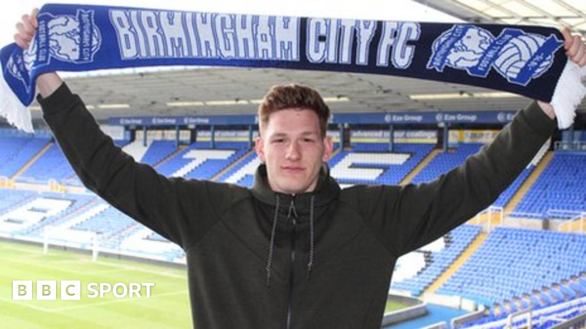 Luke Maxwell: Birmingham City sign Kidderminster prospect - BBC Sport