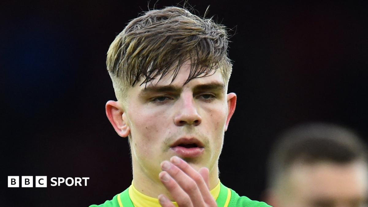 Brandon Williams: Ipswich Town sign Manchester United defender on ...