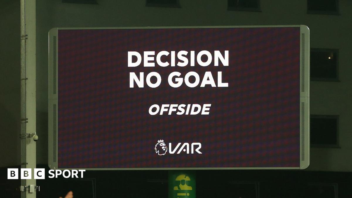 VAR: 'Armpit offsides' strike again in the Premier League - BBC Sport