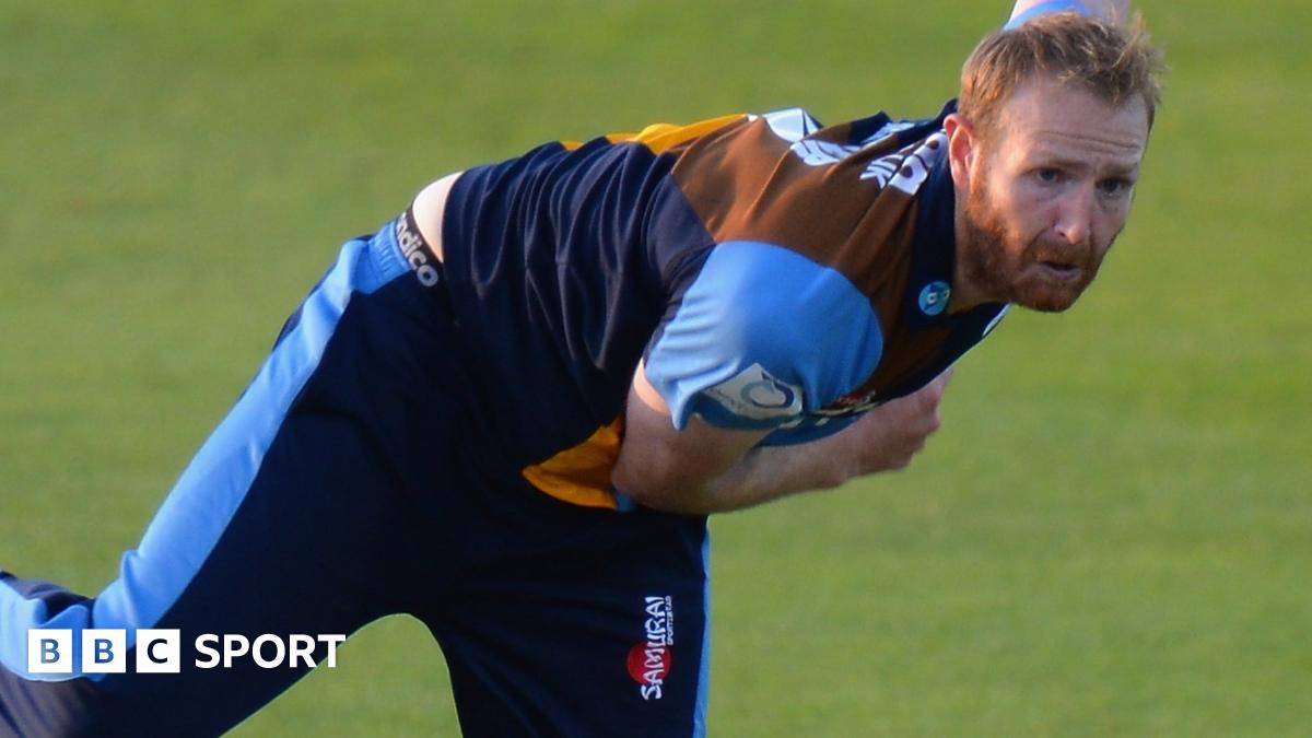 Andy Carter joins Hampshire following release by Derbyshire - BBC Sport
