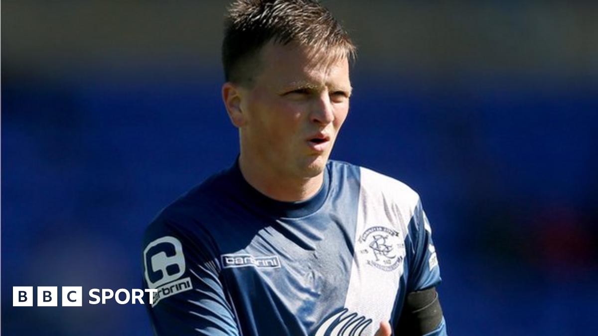 Birmingham City: Stephen Gleeson agrees new deal - BBC Sport