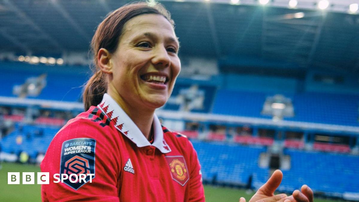 Man Utd forward Rachel Williams plans to return to plastering after ...