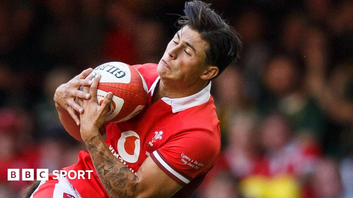 Louis Rees-Zammit: Former Wales wing eyes hybrid NFL running back and ...