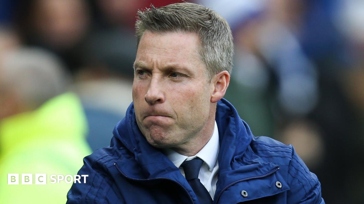 Cardiff City: 'It's down to players to respond' - boss Harris - BBC Sport