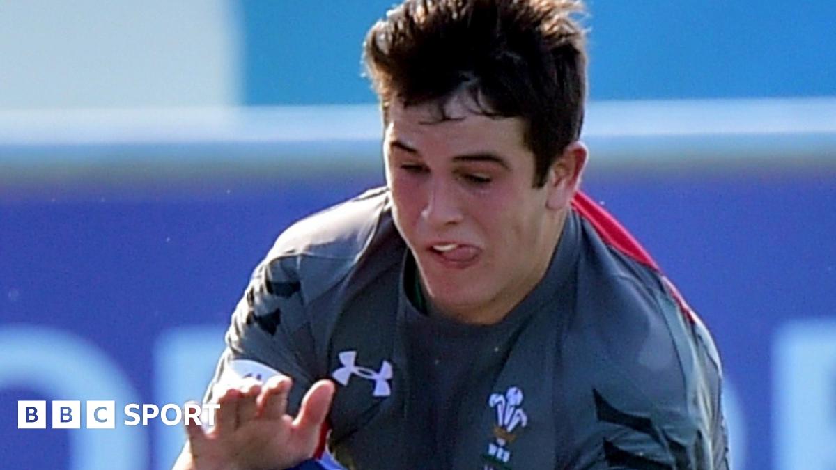 Owen Watkin: Wales Under-20s centre signs first pro Ospreys deal - BBC ...