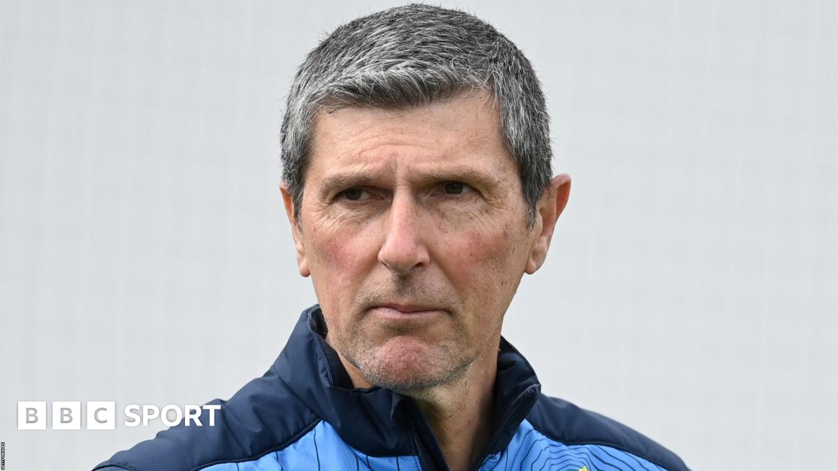 Mark Robinson: Warwickshire aiming to get into Championship title mix ...