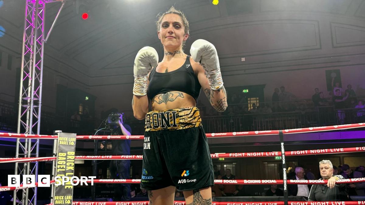 Thetford's Roni Dean to fight on Norwich card - BBC Sport