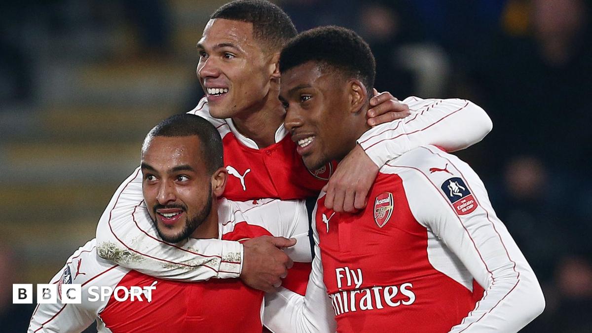 Theo Walcott reveals Arsenal's player-only meeting - BBC Sport