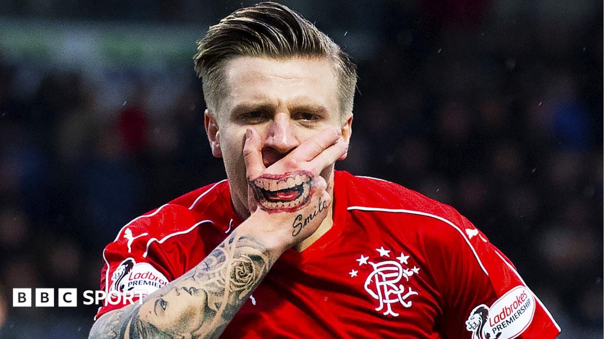 Jason Cummings: Striker moves to Dundee from Shrewsbury - BBC Sport