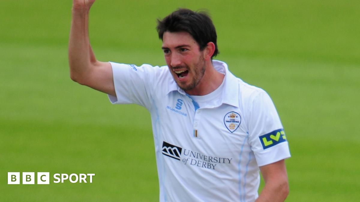 Ashes 2015: Mark Footitt in England's training squad - BBC Sport