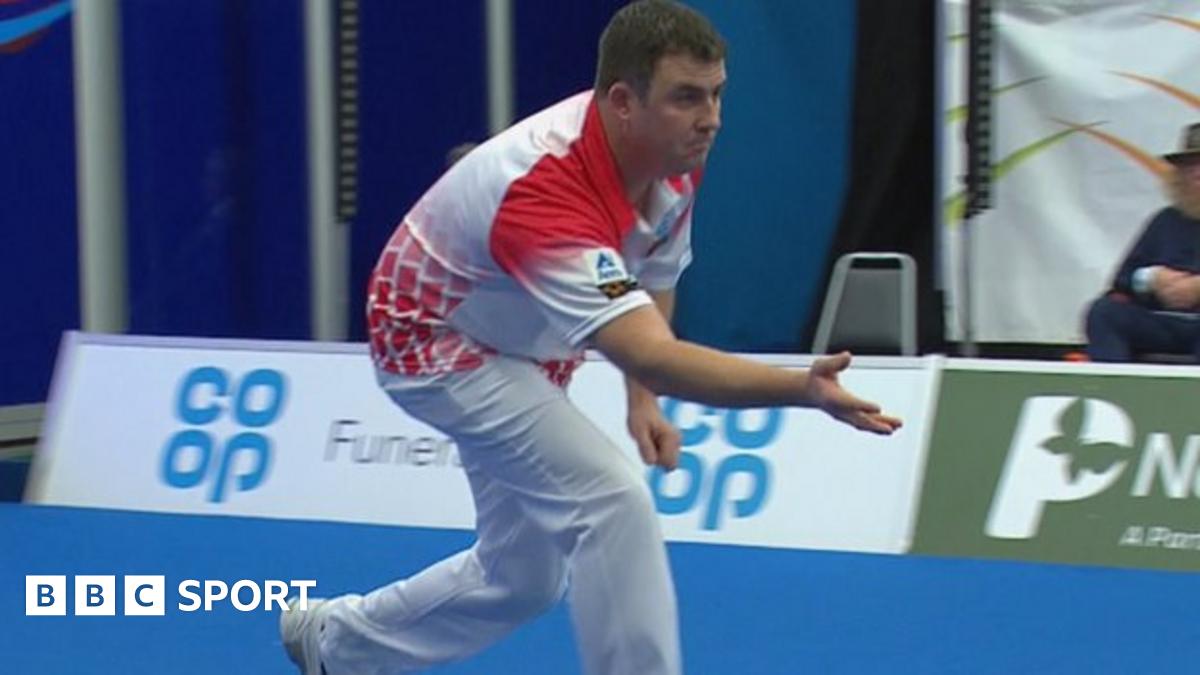 Bowls Scottish Open: Michael Stepney & David Gourlay into final - BBC Sport