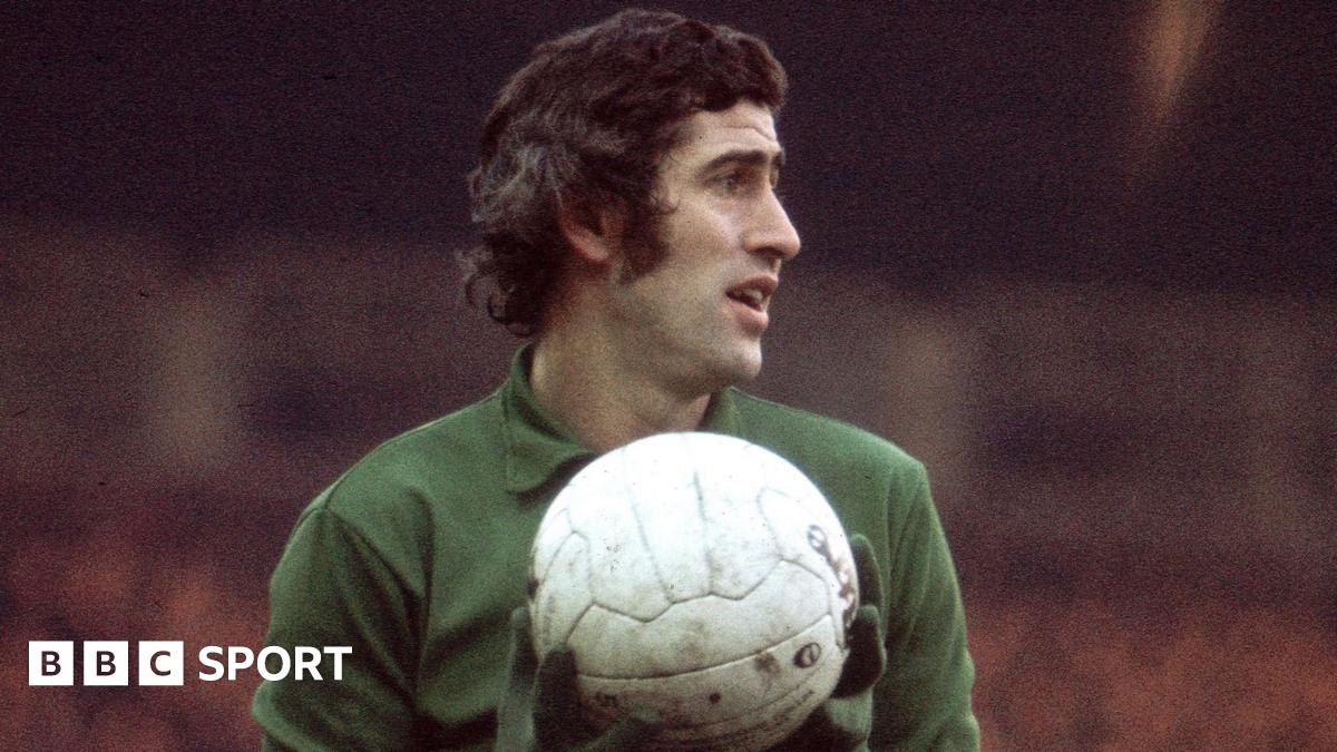Peter Bonetti: Former Chelsea and England goalkeeper dies aged 78 - BBC ...