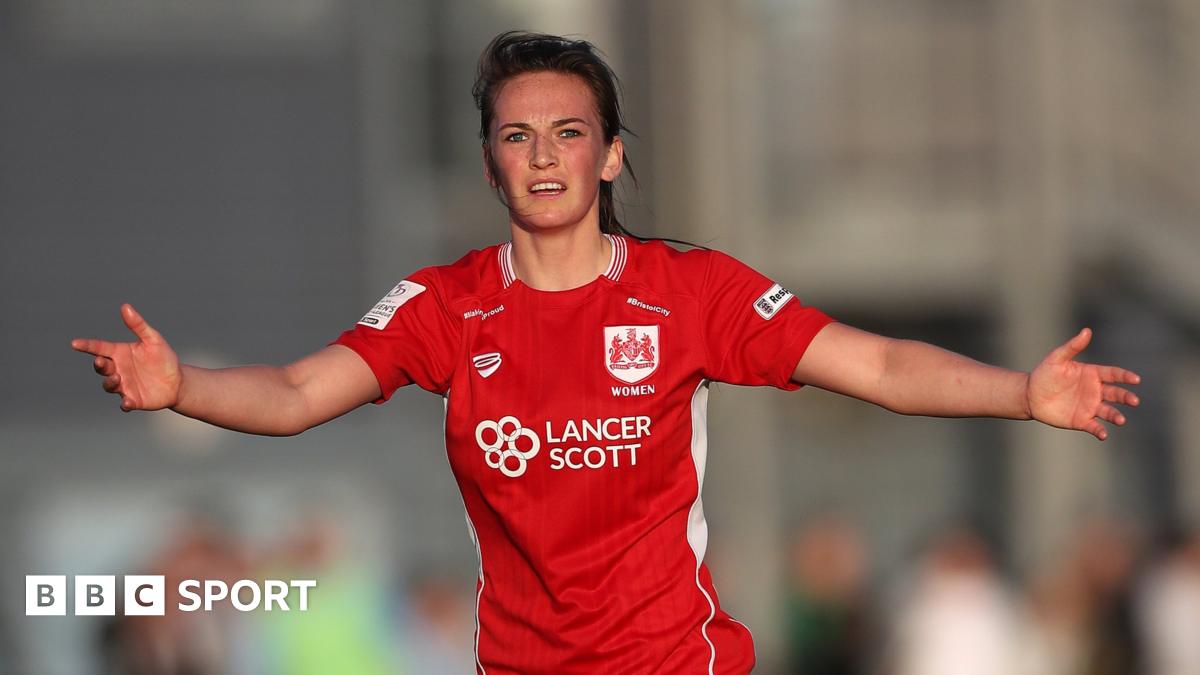 Chloe Arthur: Bristol City Women midfielder signs new contract with WSL ...
