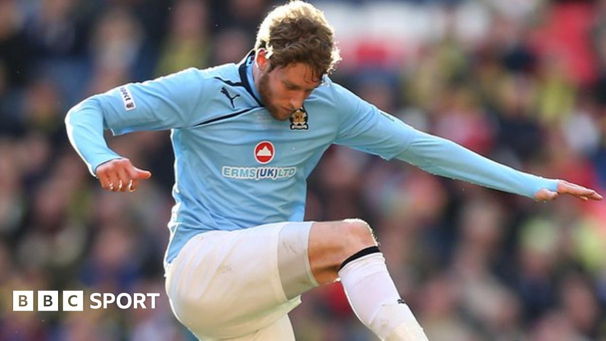 Ryan Bird: Striker joins Yeovil after leaving Cambridge - BBC Sport