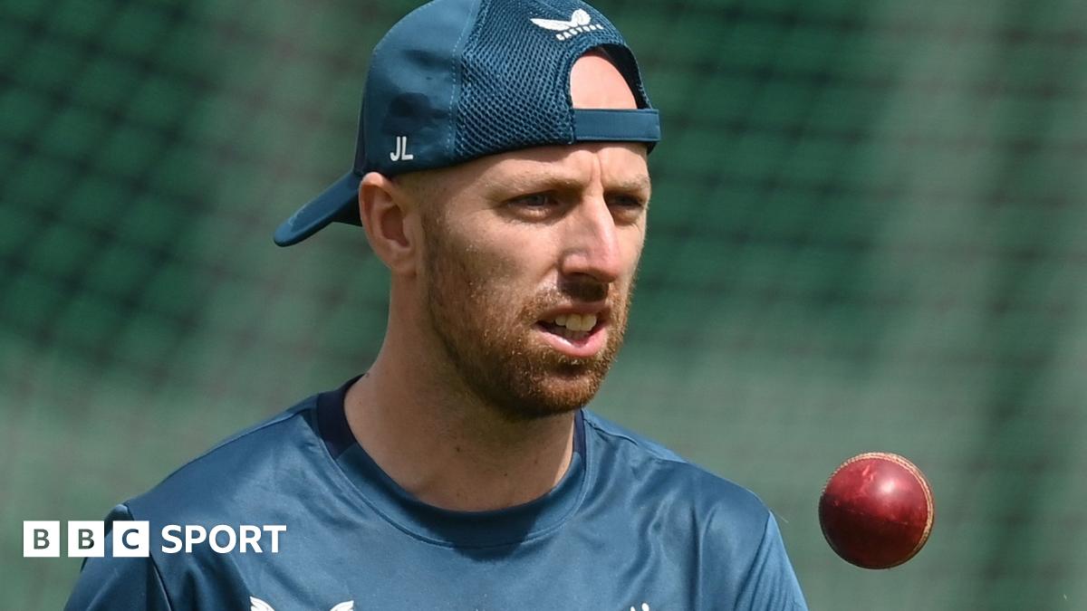 India vs England: Jack Leach to have surgery on knee injury - BBC Sport