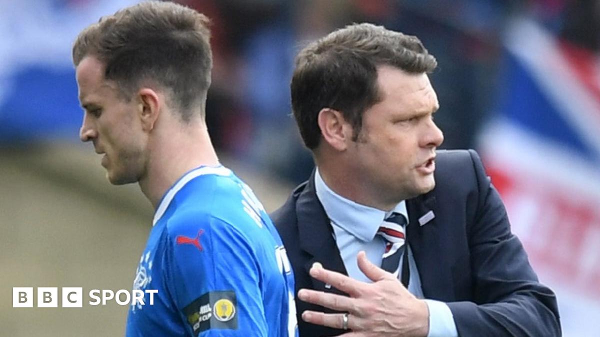 Andy Halliday has 'support' from Rangers manager Graeme Murty - BBC Sport