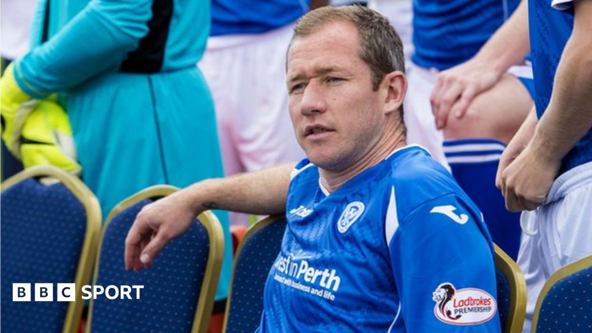 St Johnstone: Frazer Wright leaves weeks after new contract - BBC Sport