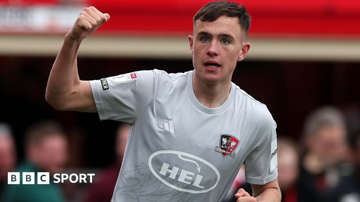 Cheltenham Town 1-2 Exeter City - BBC Sport