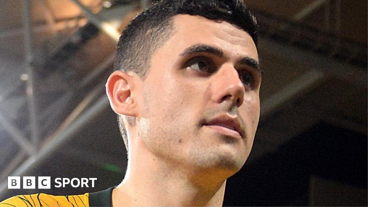 Tom Rogic: West Bromwich Albion sign former Celtic midfielder on one-year deal - BBC Sport