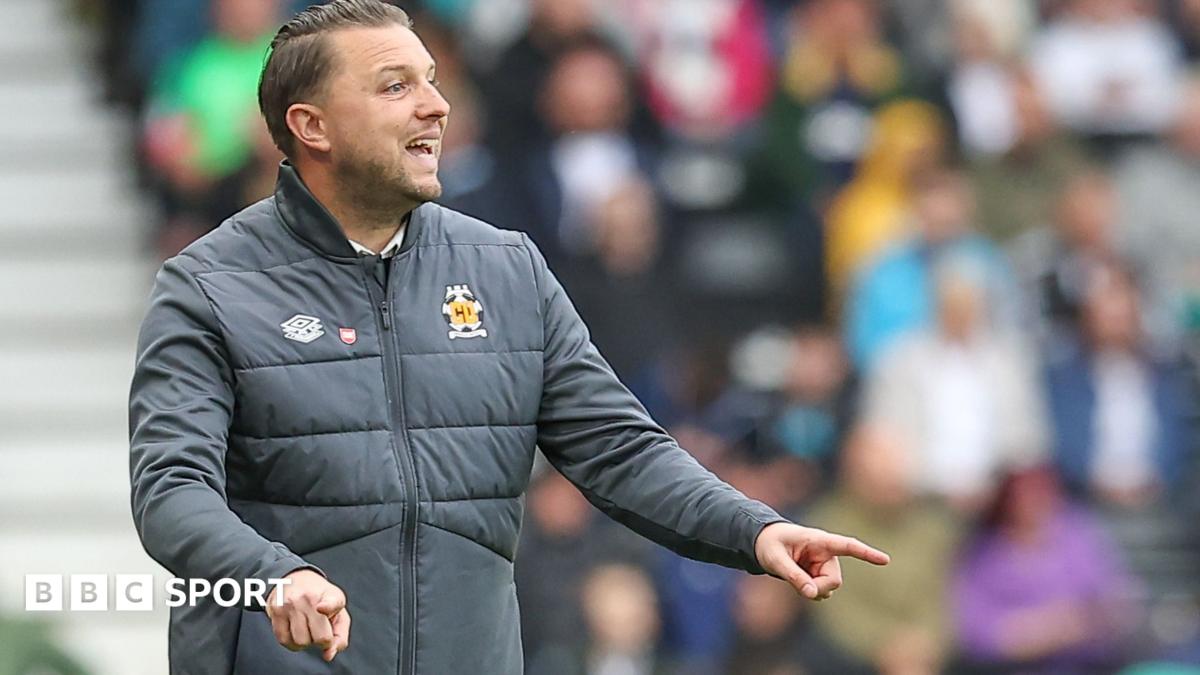 Mark Bonner: Cambridge United boss thrilled with 'massive point' at ...