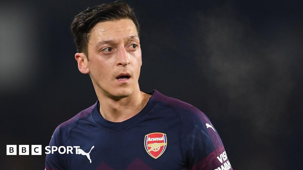 Mesut Ozil: Unai Emery 'not thinking' about midfielder leaving the club - BBC Sport