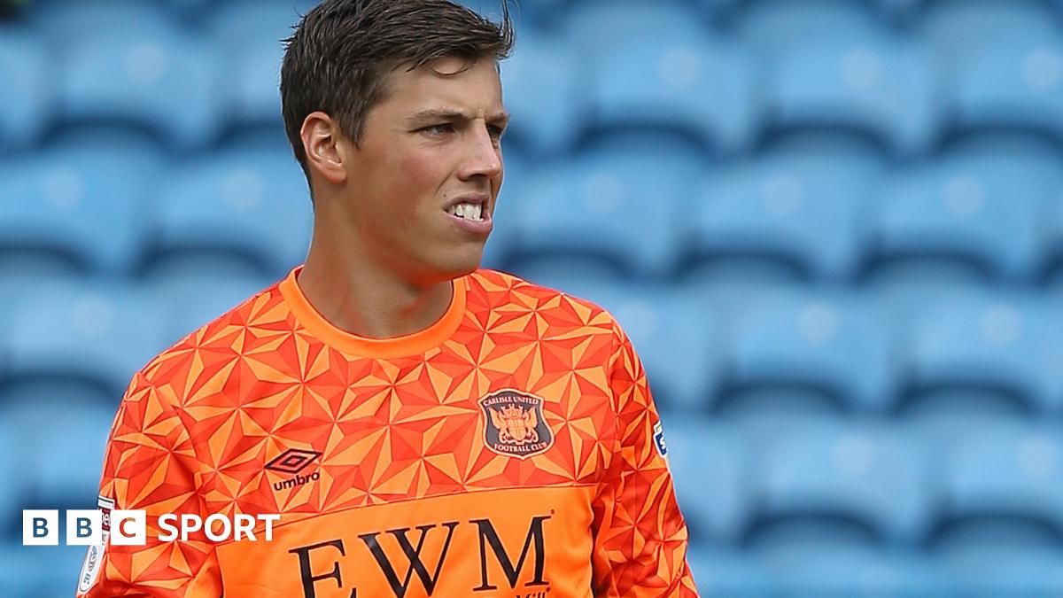 Joe Fryer: Swindon bring in goalkeeper on a short-term deal - BBC Sport