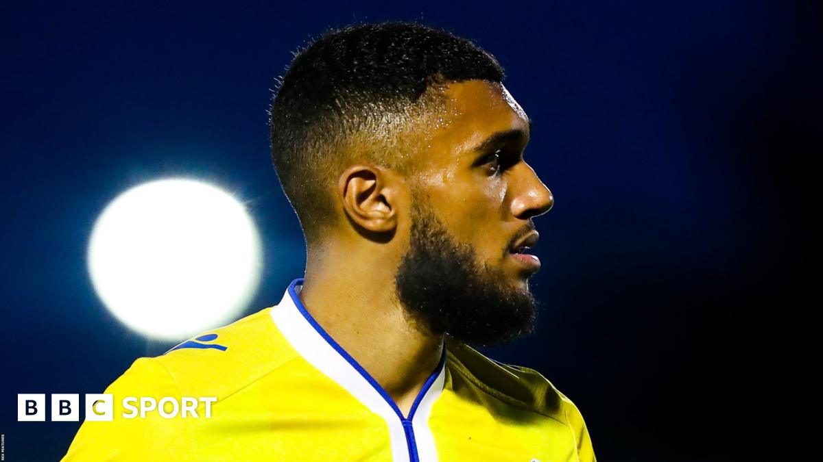 Deon Moore: Sutton United sign striker from Lewes - BBC Sport