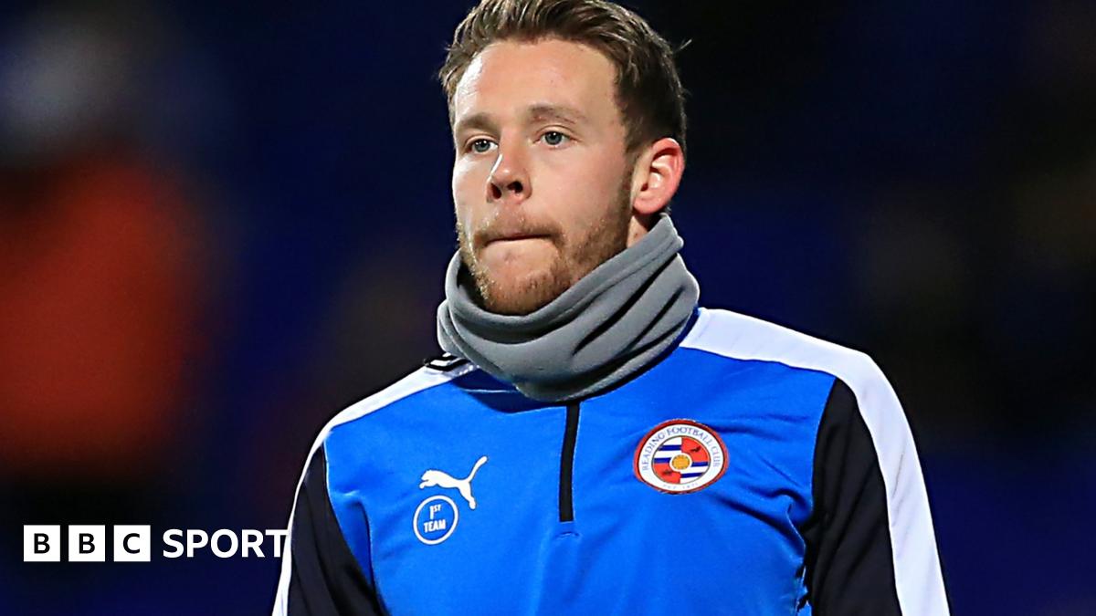 Chris Gunter: Reading defender keen to agree new contract - BBC Sport