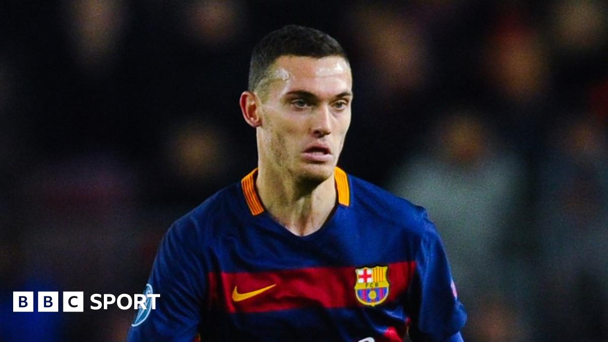 Thomas Vermaelen: Barcelona defender completes Roma loan move - BBC Sport