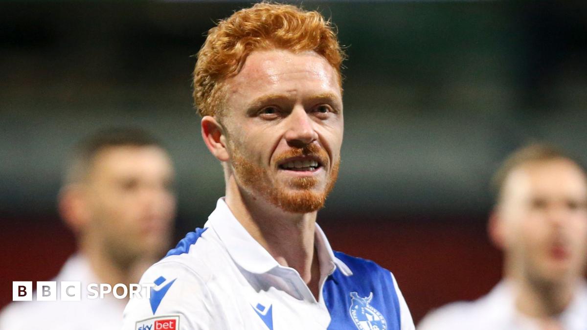 Ryan Woods: Exeter City sign Hull City midfielder on loan - BBC Sport