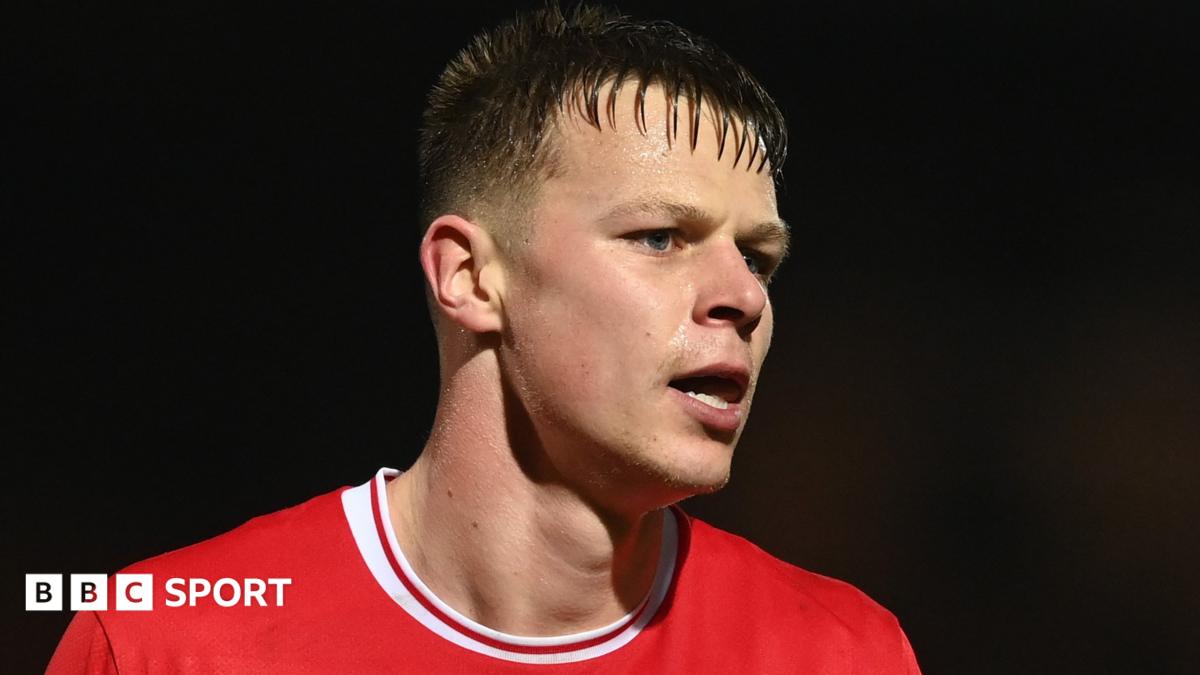Mads Andersen: Luton Town sign centre-back from Barnsley - BBC Sport