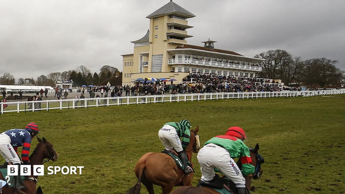 Towcester Racecourse closed and remaining fixtures sold - BBC Sport