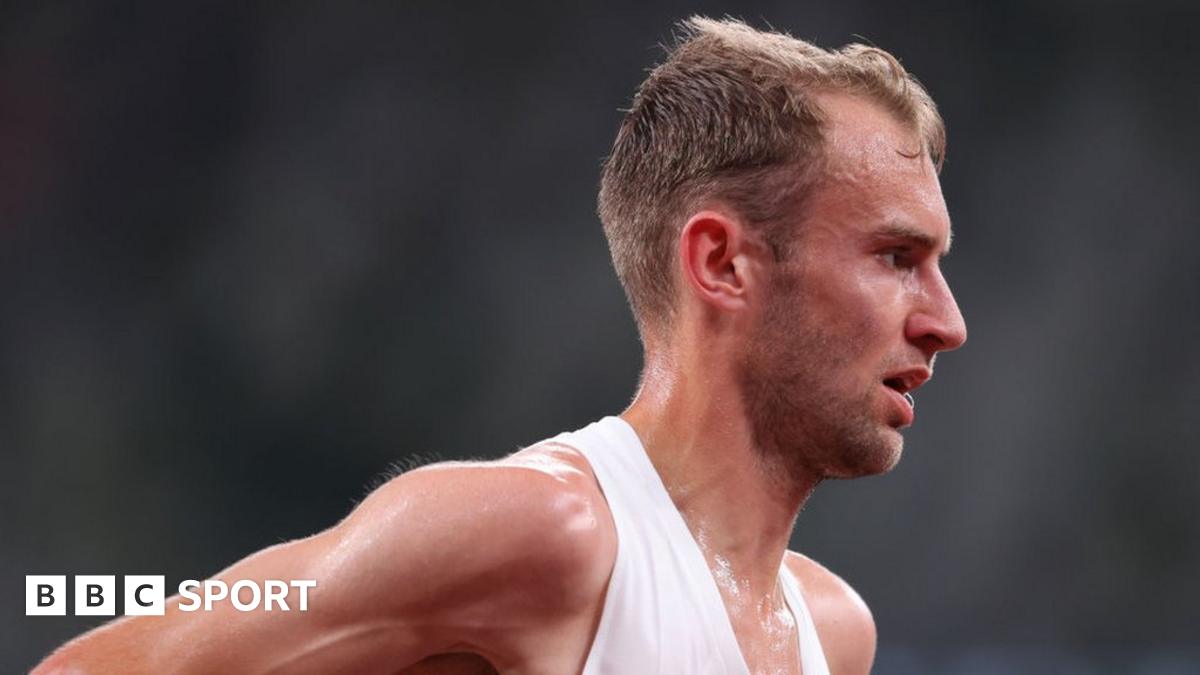 Sam Atkin breaks Mo Farah's British 3,000m record in Boston - BBC Sport