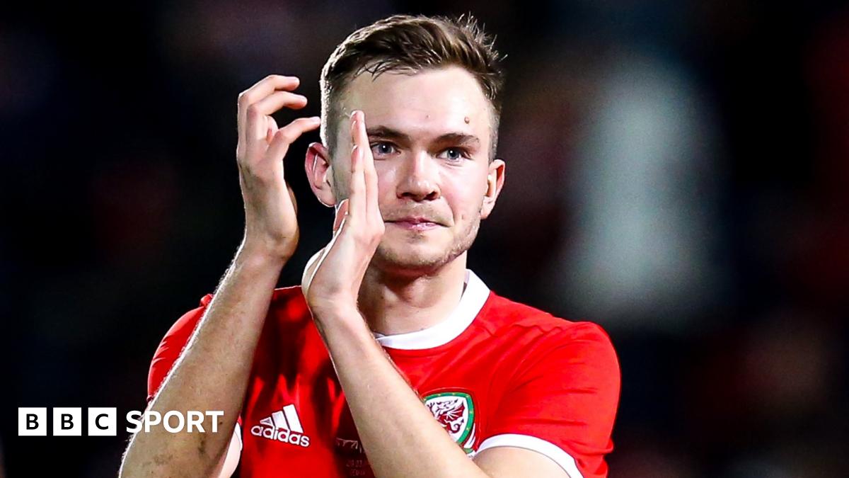 Ryan Hedges: Wales call up Aberdeen winger for Euro qualifier - BBC Sport