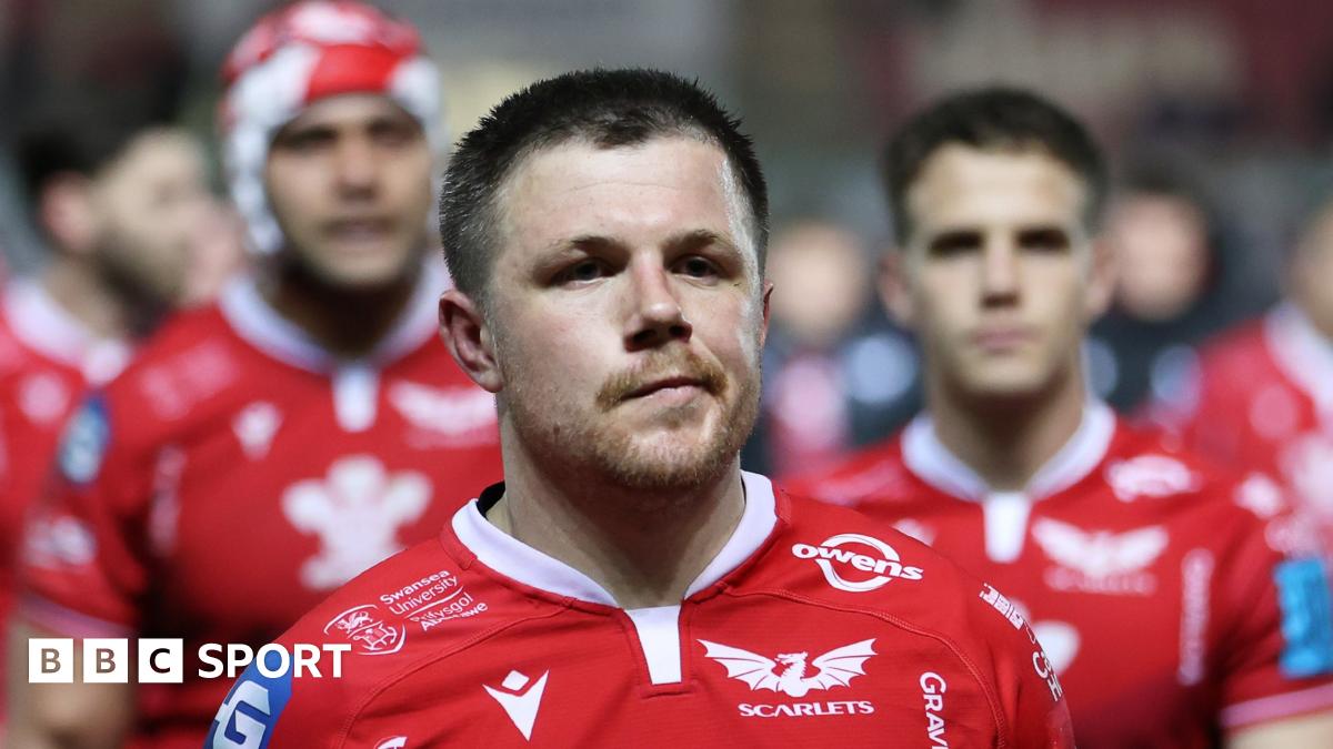 Steff Evans: Wales wing signs new contract with Scarlets - BBC Sport
