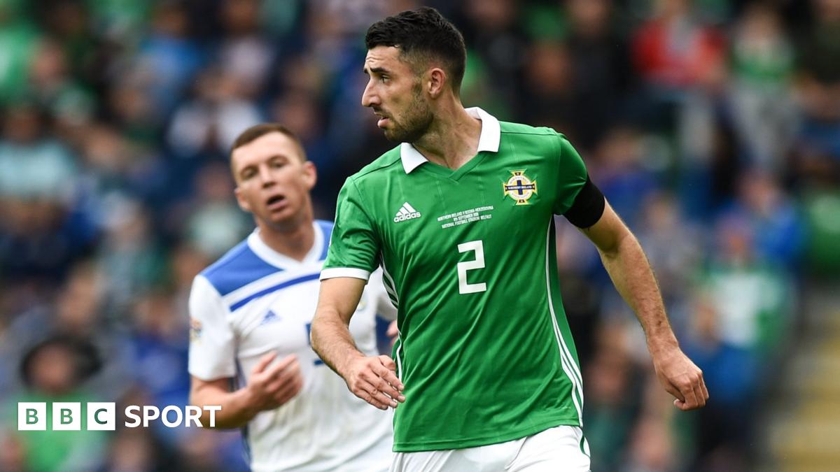 Conor McLaughlin: Sunderland sign Northern Ireland defender - BBC Sport