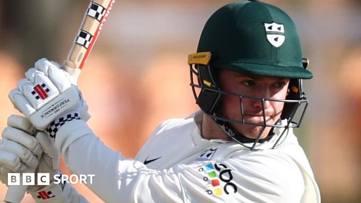 Ed Pollock: Opening batter signs three-year Worcestershire deal - BBC Sport
