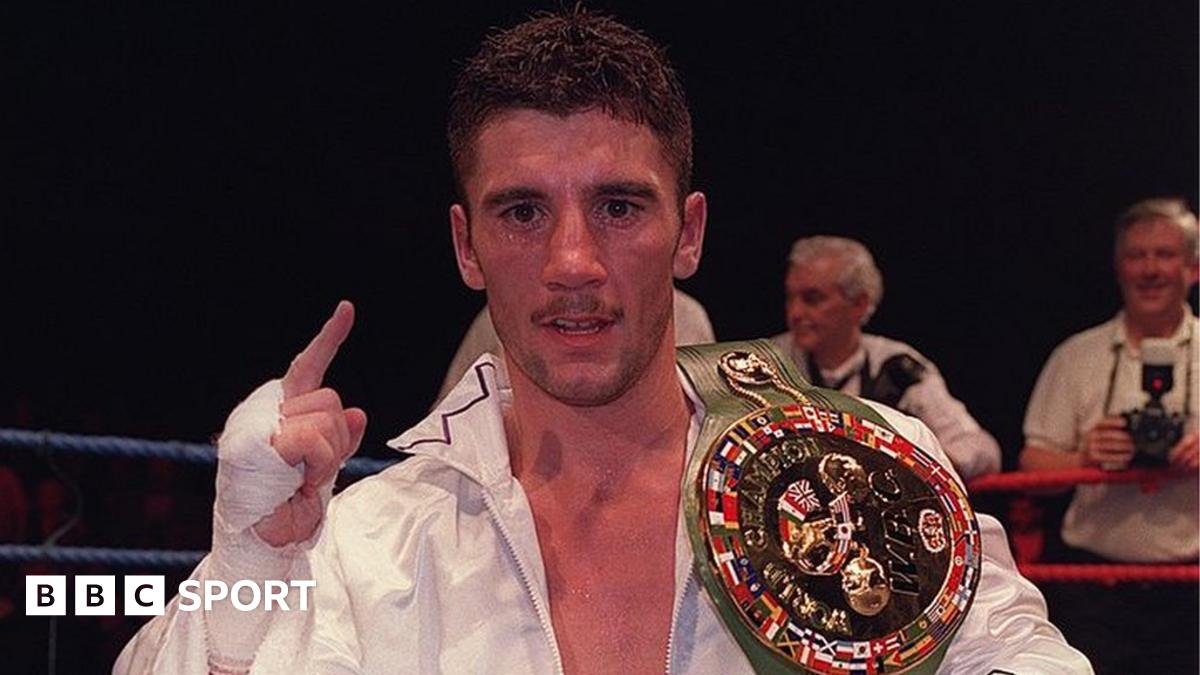 Wayne McCullough: Former WBC champion presents replica belt to people ...