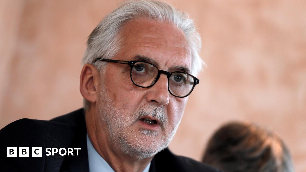 Brian Cookson: UCI chief defends record at British Cycling - BBC Sport