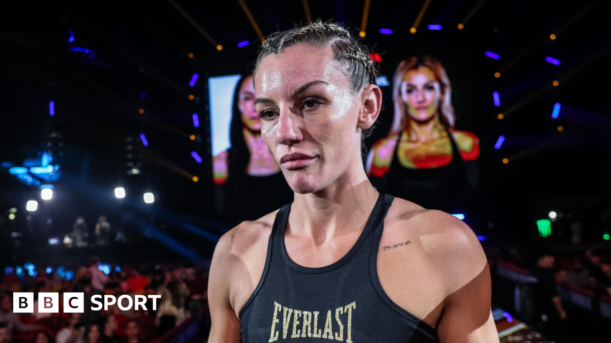 Bellator Champions Series: Leah McCourt to face Sara Collins in London - BBC Sport