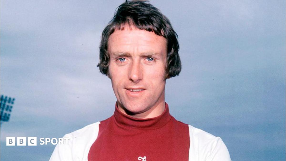 Former Hearts midfielder Tommy Murray dies aged 82 - BBC Sport